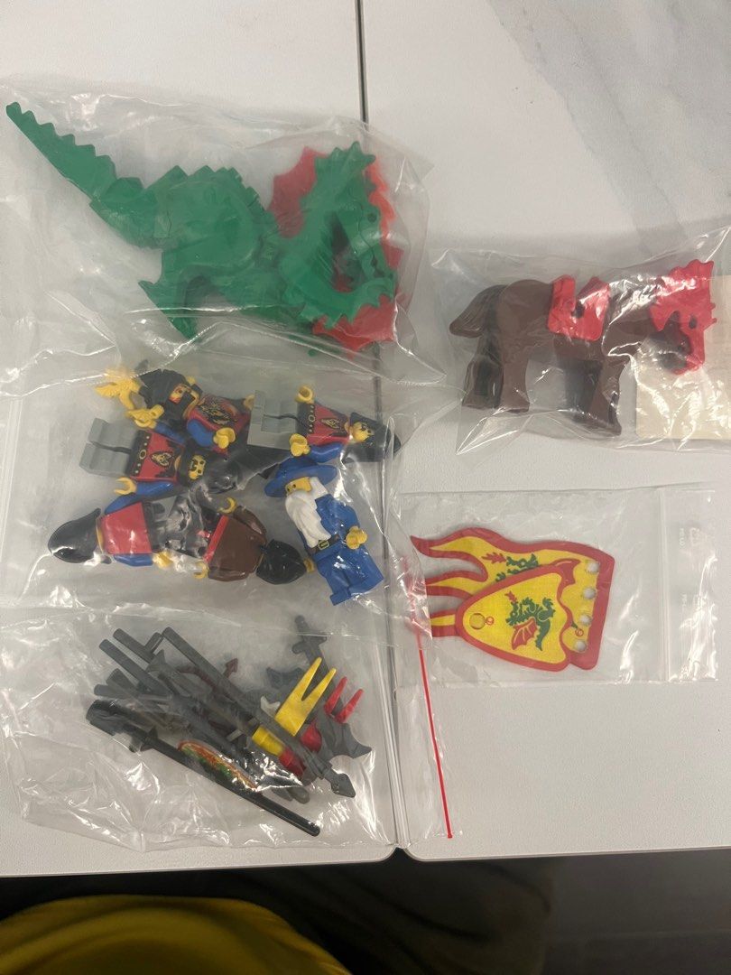 1993年絕版Lego 6082 Dragon Knights Fire Breathing Fortress 城堡 Castle, 興趣及 ...