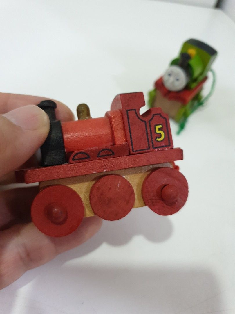 BANDAI 2005 Gullane Thomas and friends wooden trains, Hobbies & Toys ...