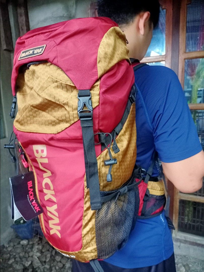 Blackyak Himalaya 30 Backpack, Sports Equipment, Hiking & Camping on ...