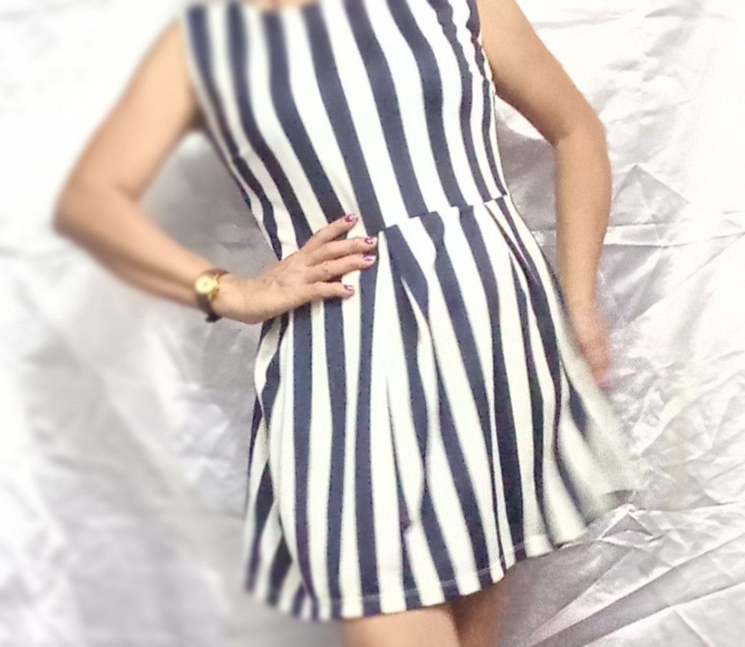 Boat Neck Vertically Blue Lined Dress, Women's Fashion, Dresses & Sets ...