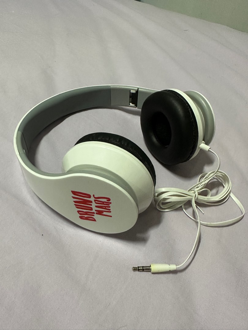 Bruno Mars The Moonshine Jungle Tour Exclusive VIP Package Headphones ...