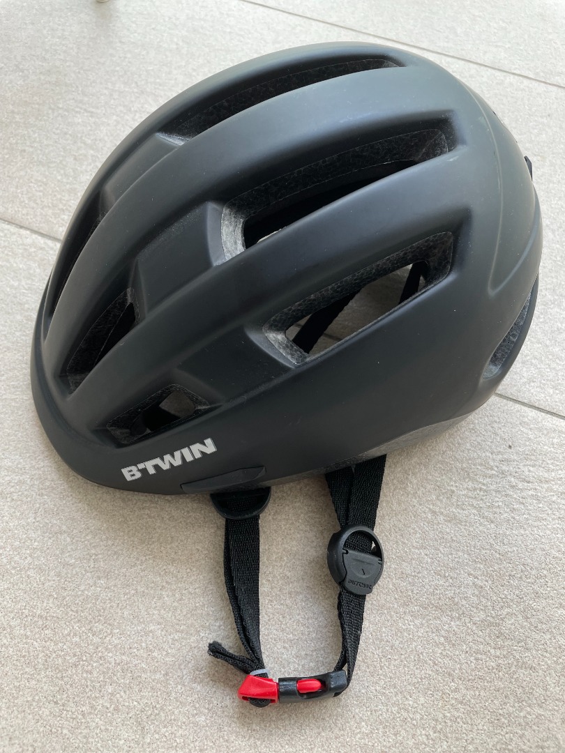 BTWIN Urban Bike Helmet 500, Sports Equipment, Bicycles & Parts, Parts & Accessories on Carousell