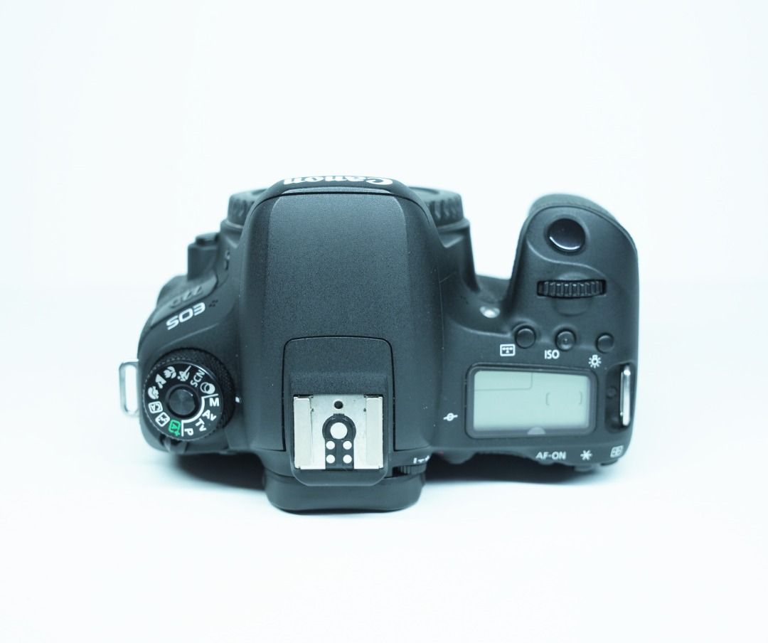 Canon EOS 77D DSLR CAMERA (with 18-55mm f/4 IS STM kit lens + 16GB SD ...