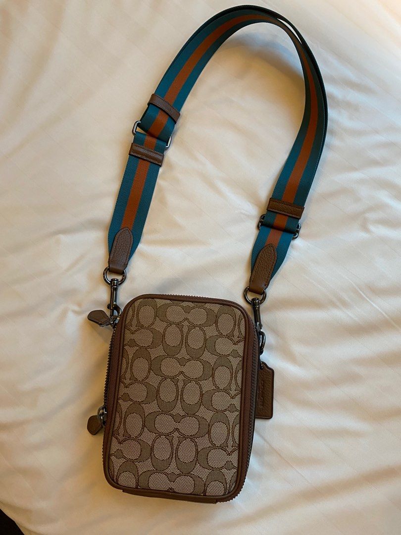 Coach camera bag, Women's Fashion, Bags & Wallets, Cross-body Bags on ...