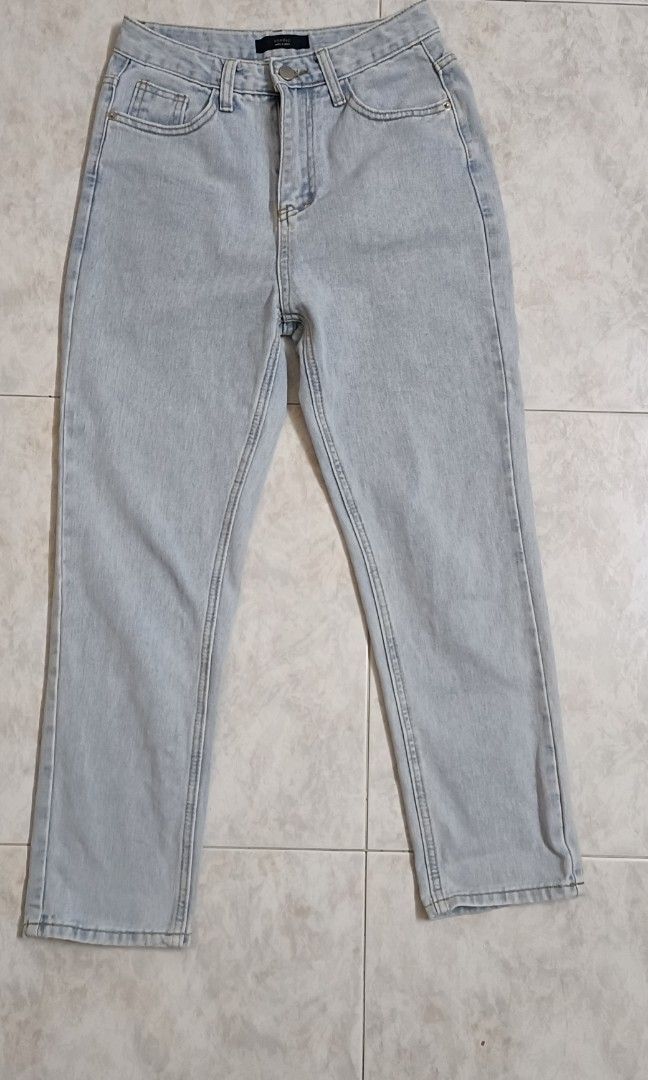 Demin jeans, Women's Fashion, Bottoms, Jeans & Leggings on Carousell