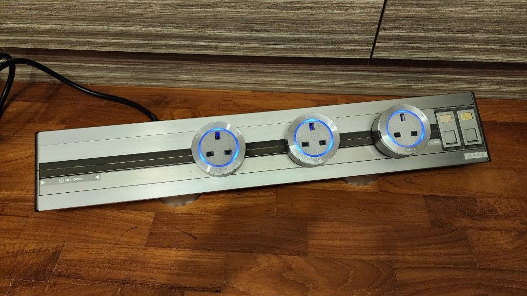 Eubiq Desktop Powertrack w 3 Adaptors, TV & Home Appliances, Electrical ...