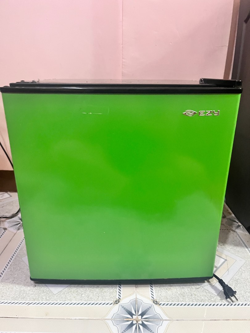 Ezy Personal Ref 1.7 cu ft, TV & Home Appliances, Kitchen Appliances ...
