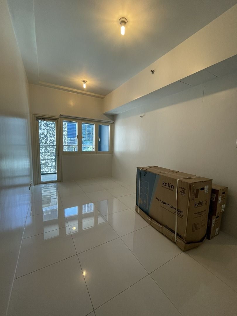 Good Deal! 2BR with Parking Trion Towers Fort Bonifacio I Property ID ...