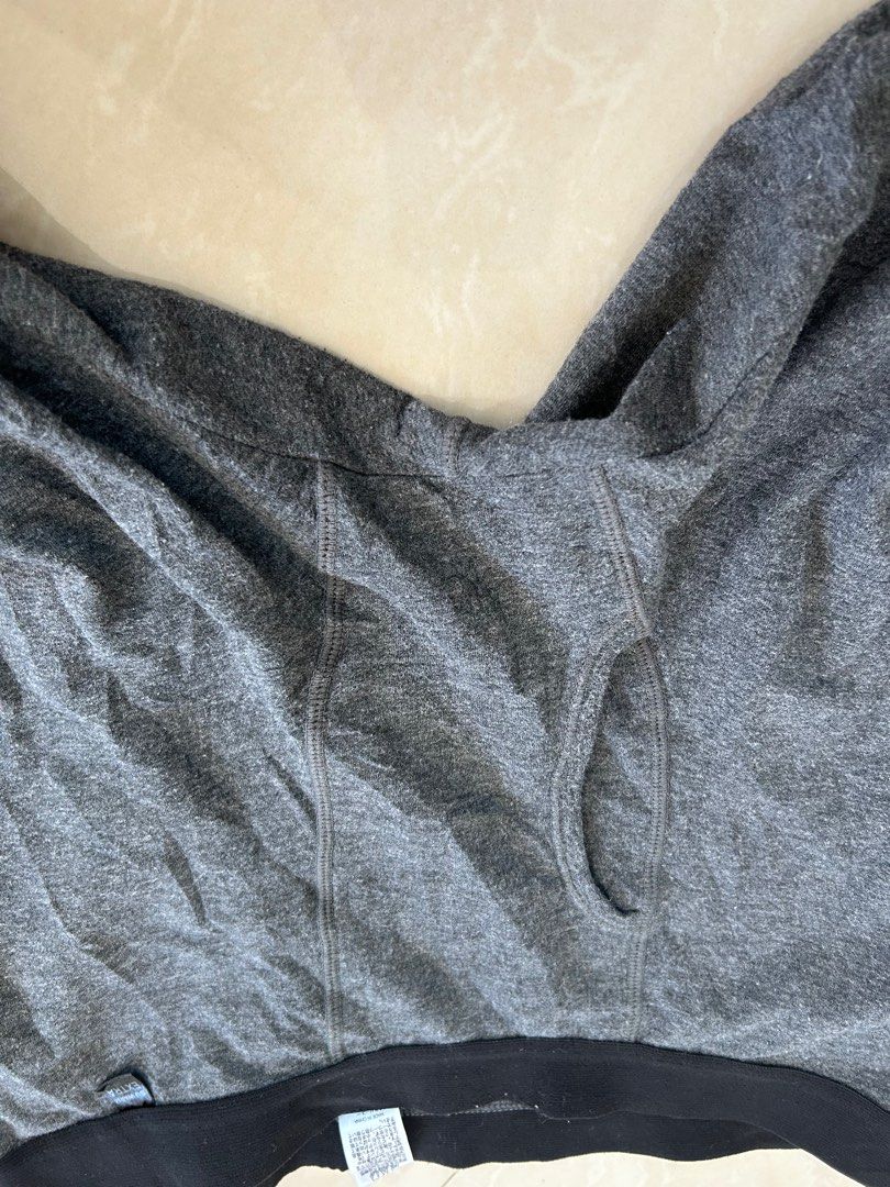 GU extra warm leggings, Men's Fashion, Bottoms, Underwear on Carousell