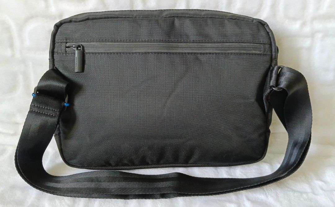 hedgren sling / chestbag, Men's Fashion, Bags, Sling Bags on Carousell