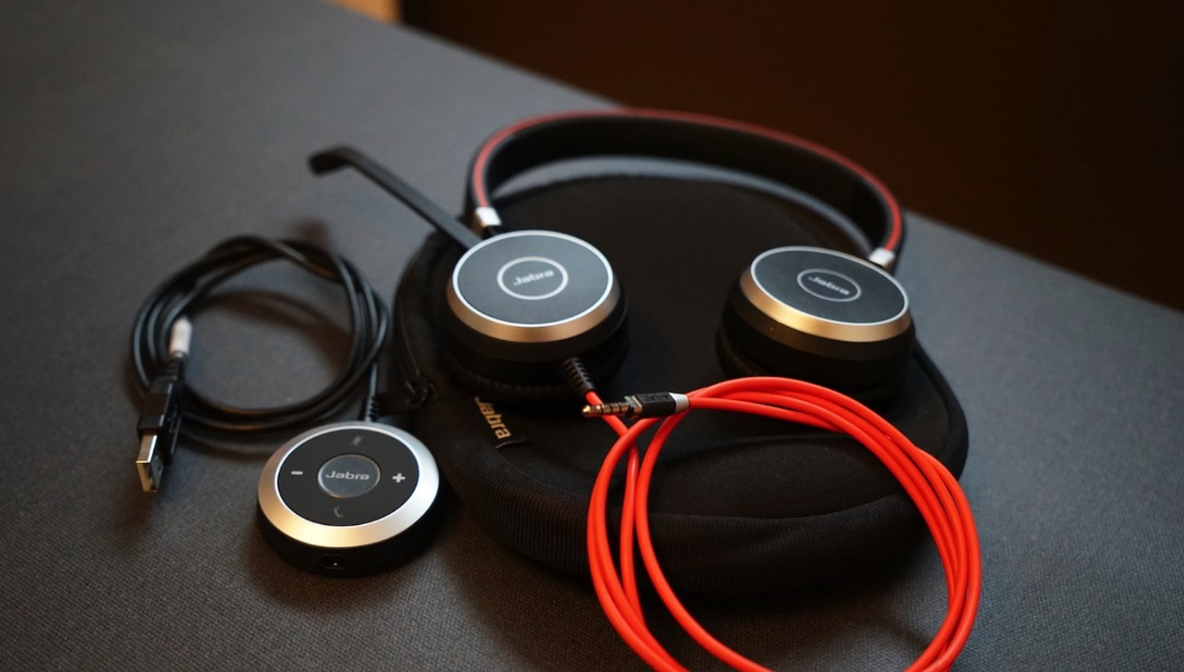 Jabra Evolve 40 (Headset, Headphone, WFH, Zoomcall, Video Conferencing ...