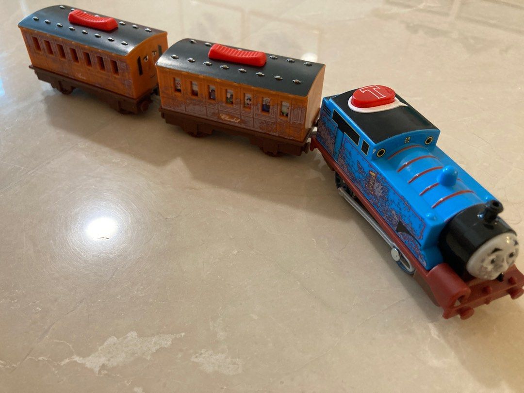 Motorised talking Thomas with Annie and Clarabel, Hobbies & Toys, Toys ...