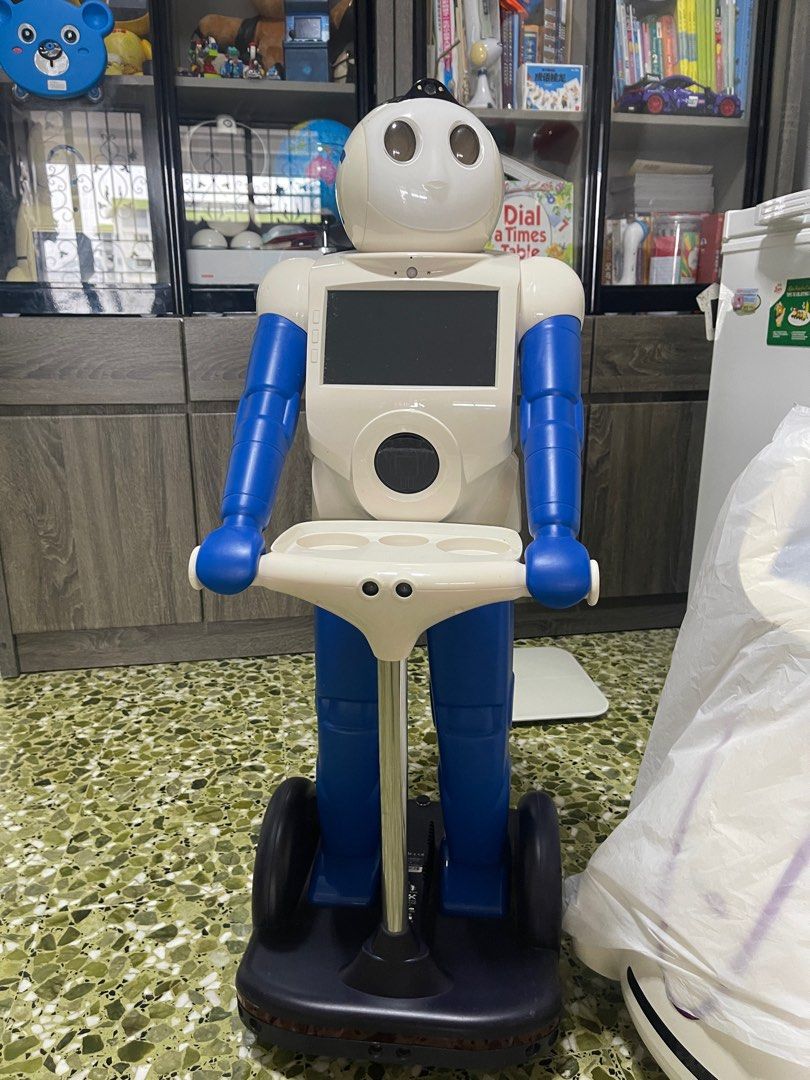 new welcome robot, Announcements on Carousell