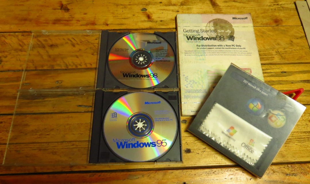 Old Installation Windows Discs, Hobbies & Toys, Memorabilia ...