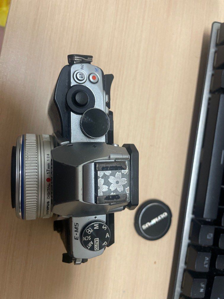 Olympus EM-5 set, Photography, Cameras on Carousell