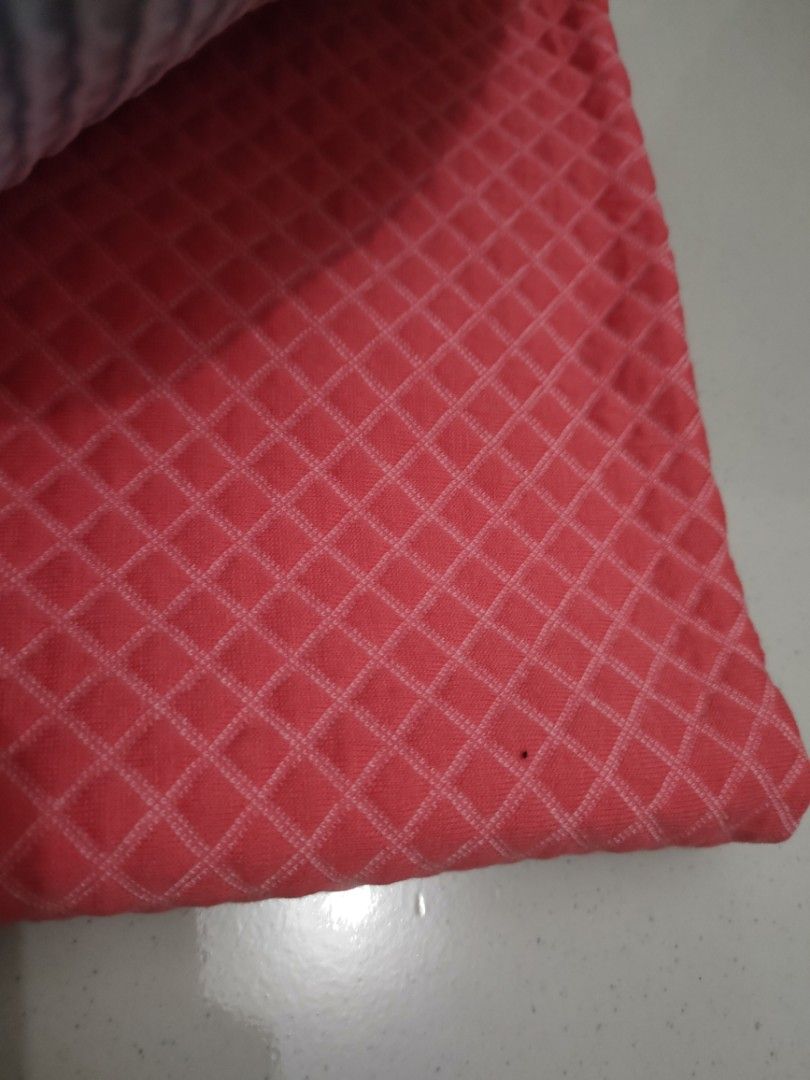 Paket kain kaos embos meteran, Desain & Kerajinan Tangan, Lainnya di ...