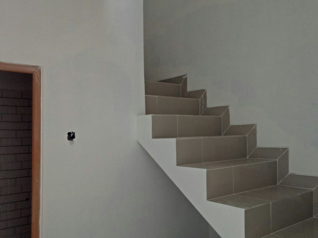 RUMAH 2 LANTAI HARGA SELANTAI LOKASI 5 MENIT GERBAN TOL, Properti ...