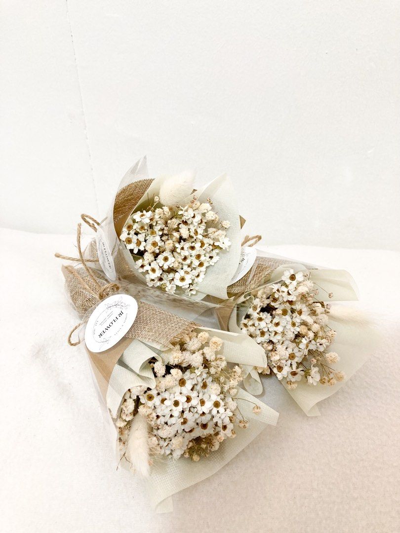 Small Size Flower Hand Bouquet, Hobbies & Toys, Stationery & Craft ...