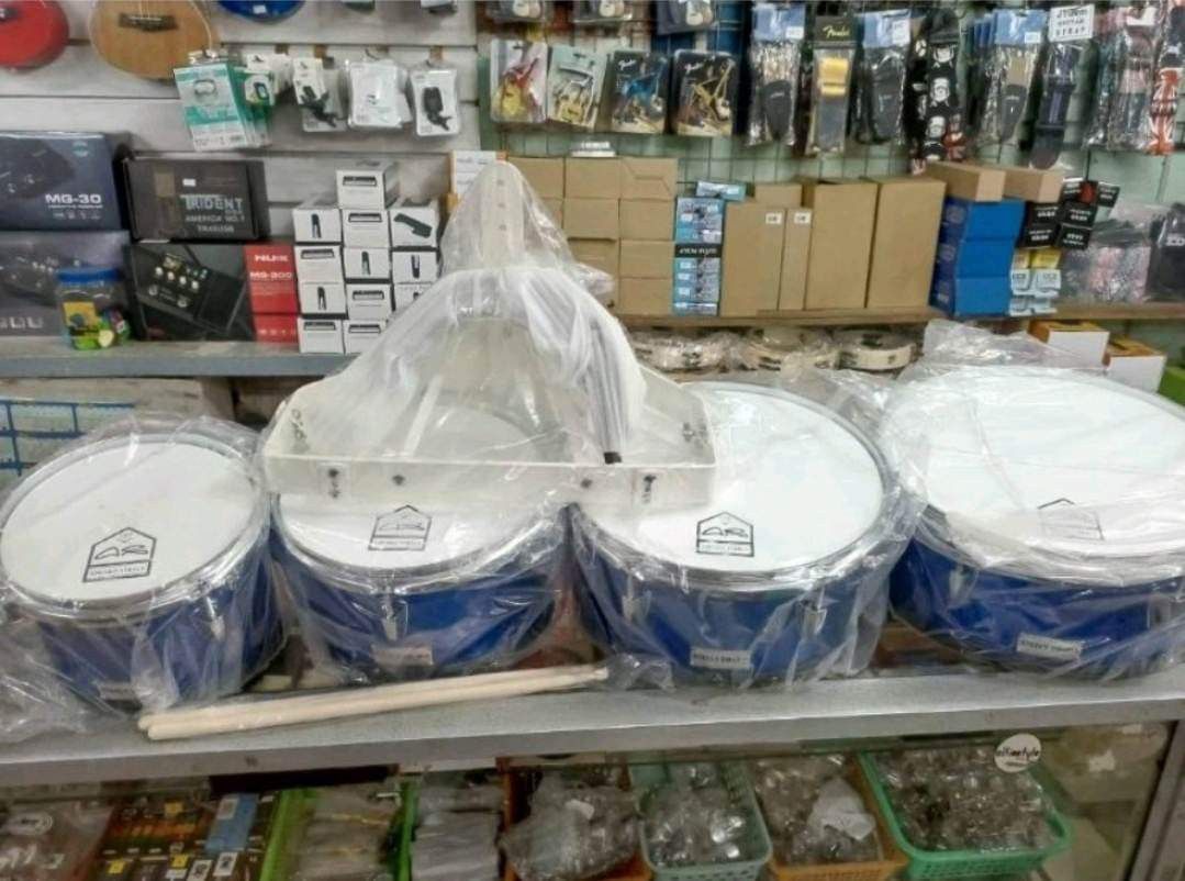 Steely Marching Quadro Drum with Harness and Drumsticks, Hobbies & Toys ...