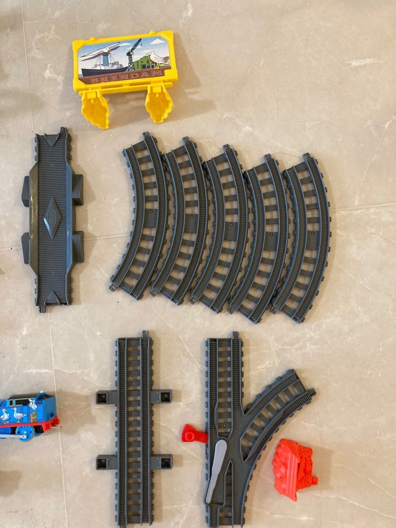 Thomas & Skiff Train Set, Hobbies & Toys, Toys & Games on Carousell