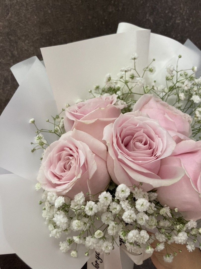 Today Sales! 5 Stalks Pink Rose Flower Bouquet, Hobbies & Toys ...