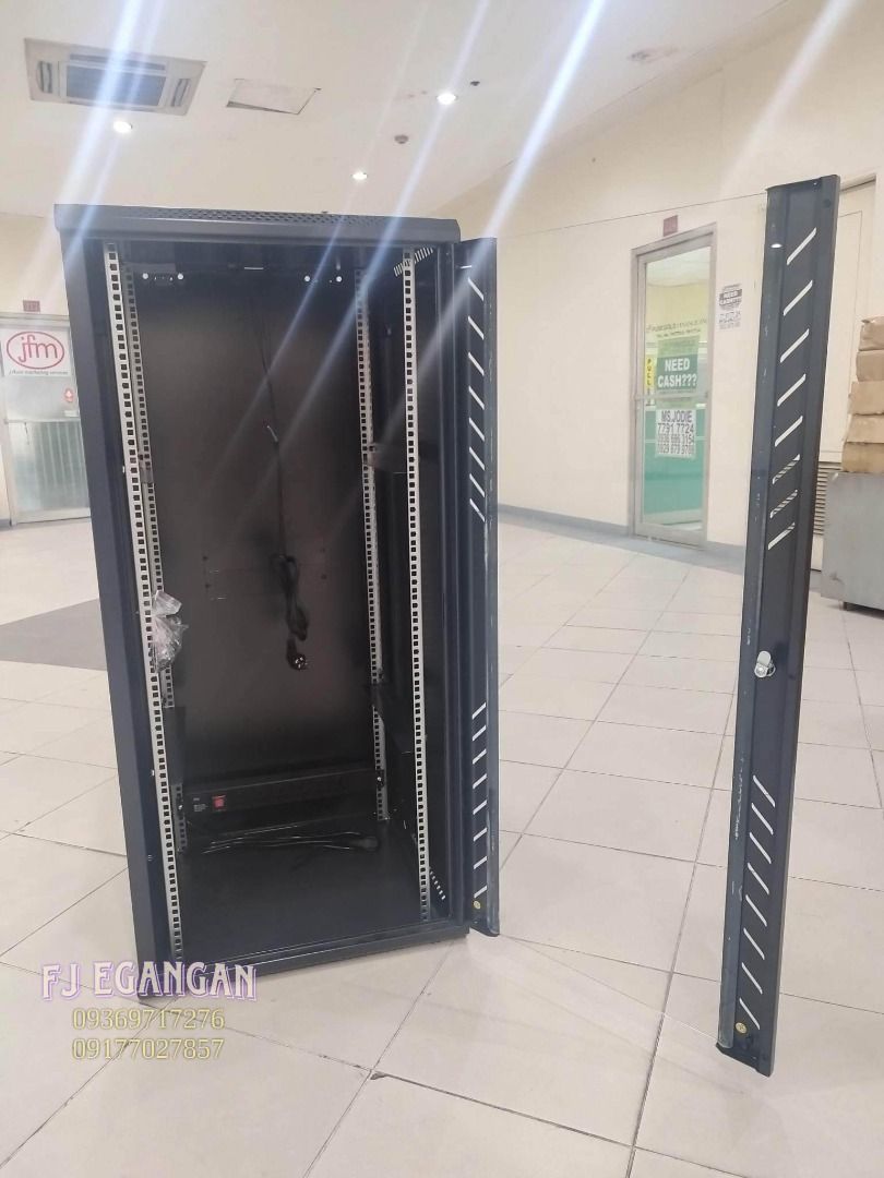 Tuffrack 27U Wallmounted Data Cabinet W=600x D=590x H=4.5FT Glass Doors ...