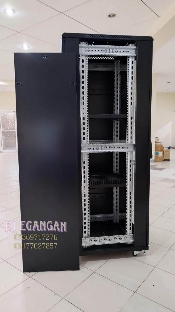 Tuffrack 42U Free Standing Data Cabinet, Computers & Tech, Parts ...