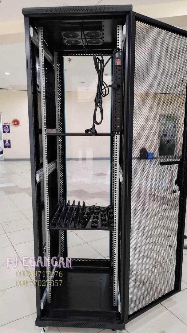 Tuffrack 42U Free Standing Data Cabinet, Computers & Tech, Parts ...