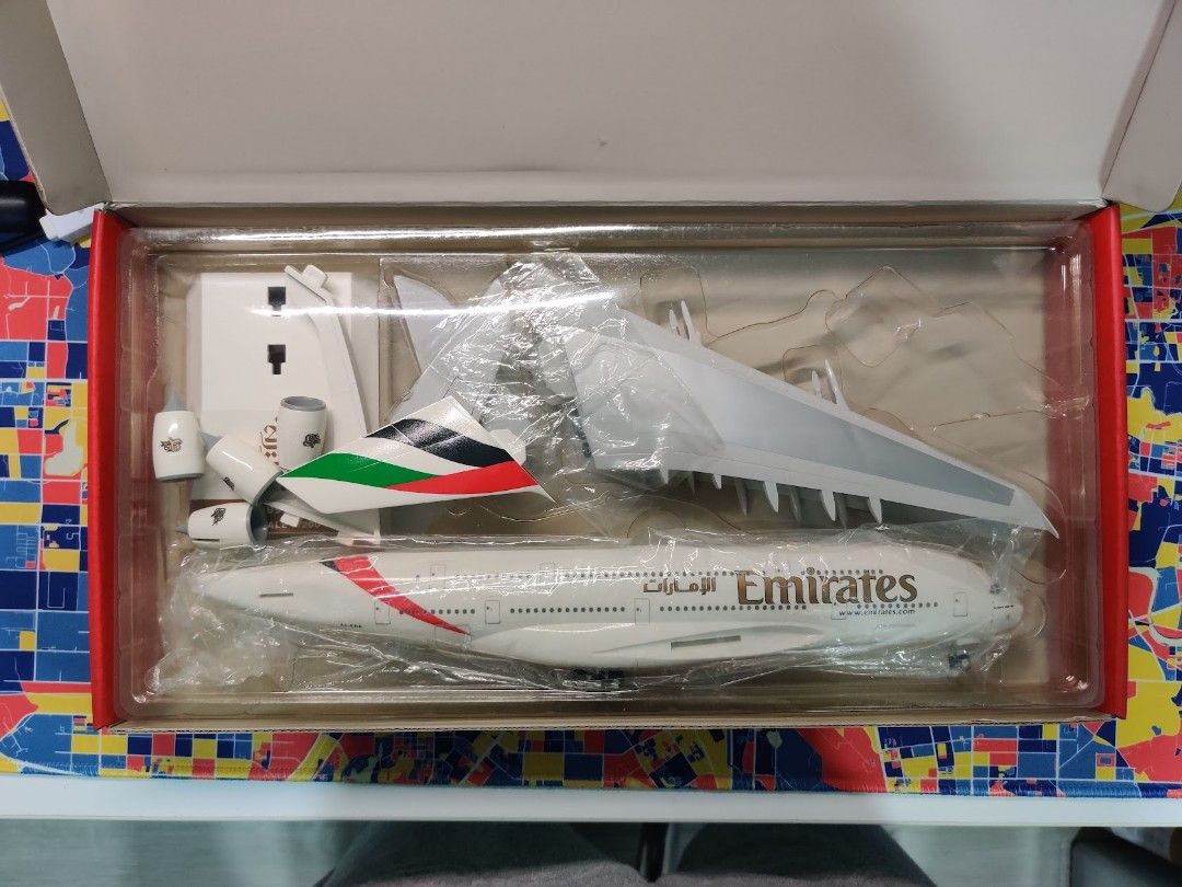 1/200 Emirates Airbus A380, Hobbies & Toys, Memorabilia & Collectibles ...