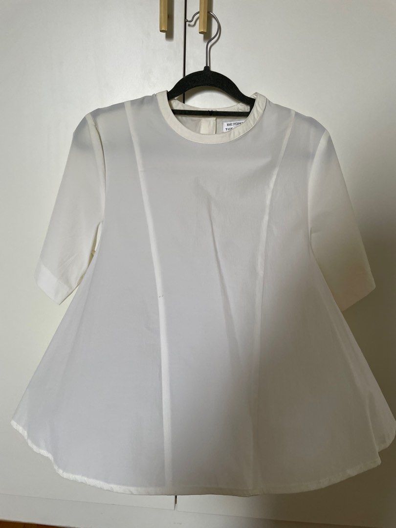 BTV white boxy top, Women's Fashion, Tops, Blouses on Carousell