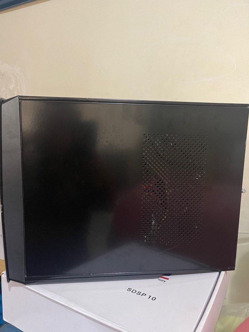 Casing komputer, Elektronik, Komputer, Lainnya di Carousell