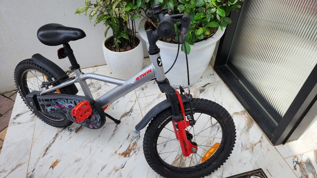 Decathlon bike - 4-6 yr old, 16 inch, Monster Truck, Btwin, Sports ...