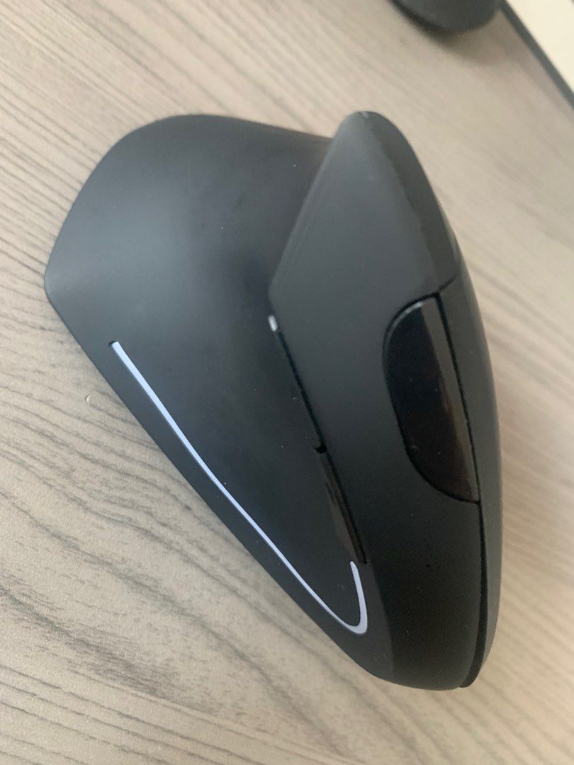 Ergonomic left hand wireless mouse, Computers & Tech, Parts ...