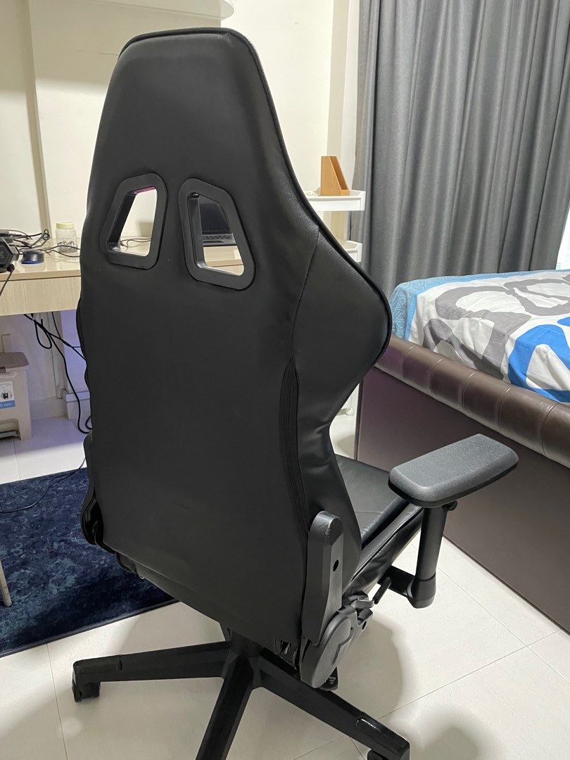 games gaming chair, Furniture & Home Living, Furniture, Chairs on Carousell