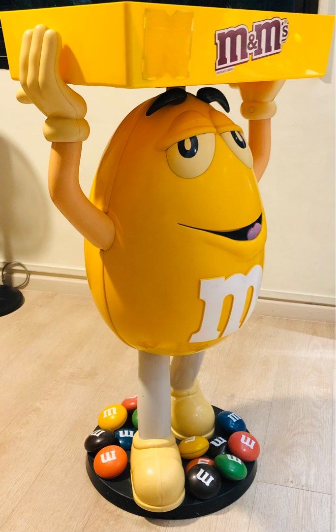 Rare Large M&M Yellow Mascot Display, Hobbies & Toys, Memorabilia ...