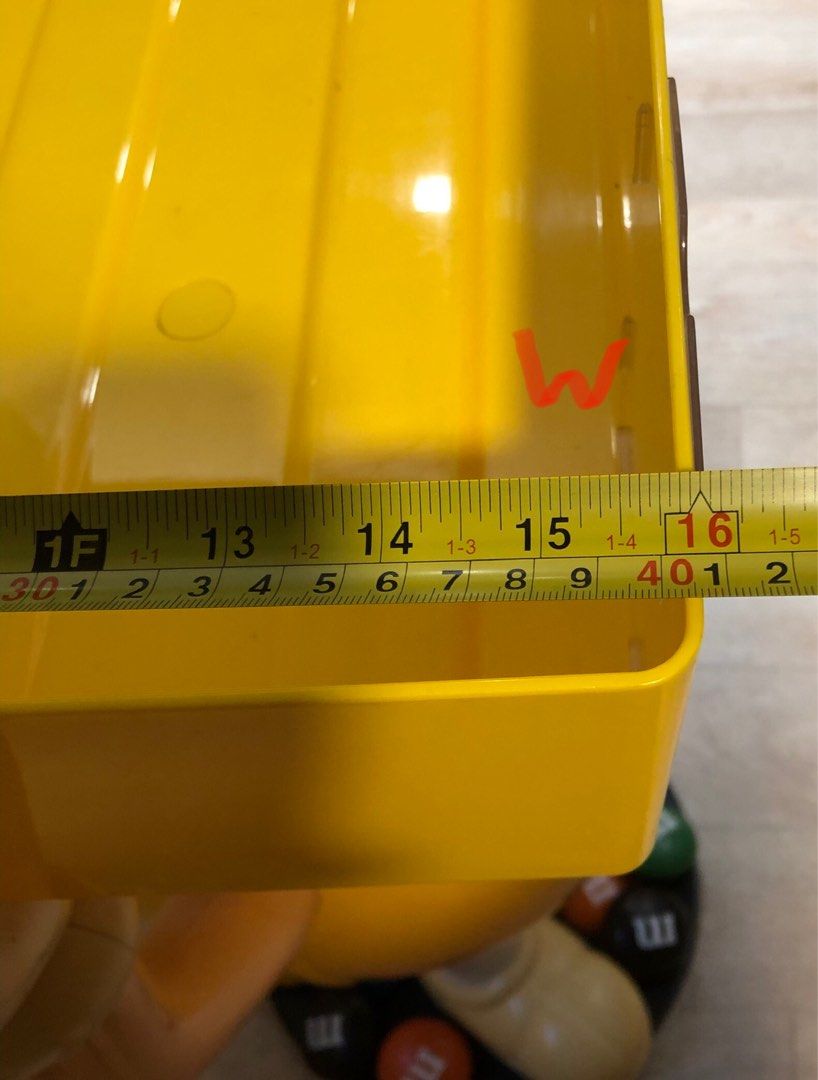 Rare Large M&M Yellow Mascot Display, Hobbies & Toys, Memorabilia ...