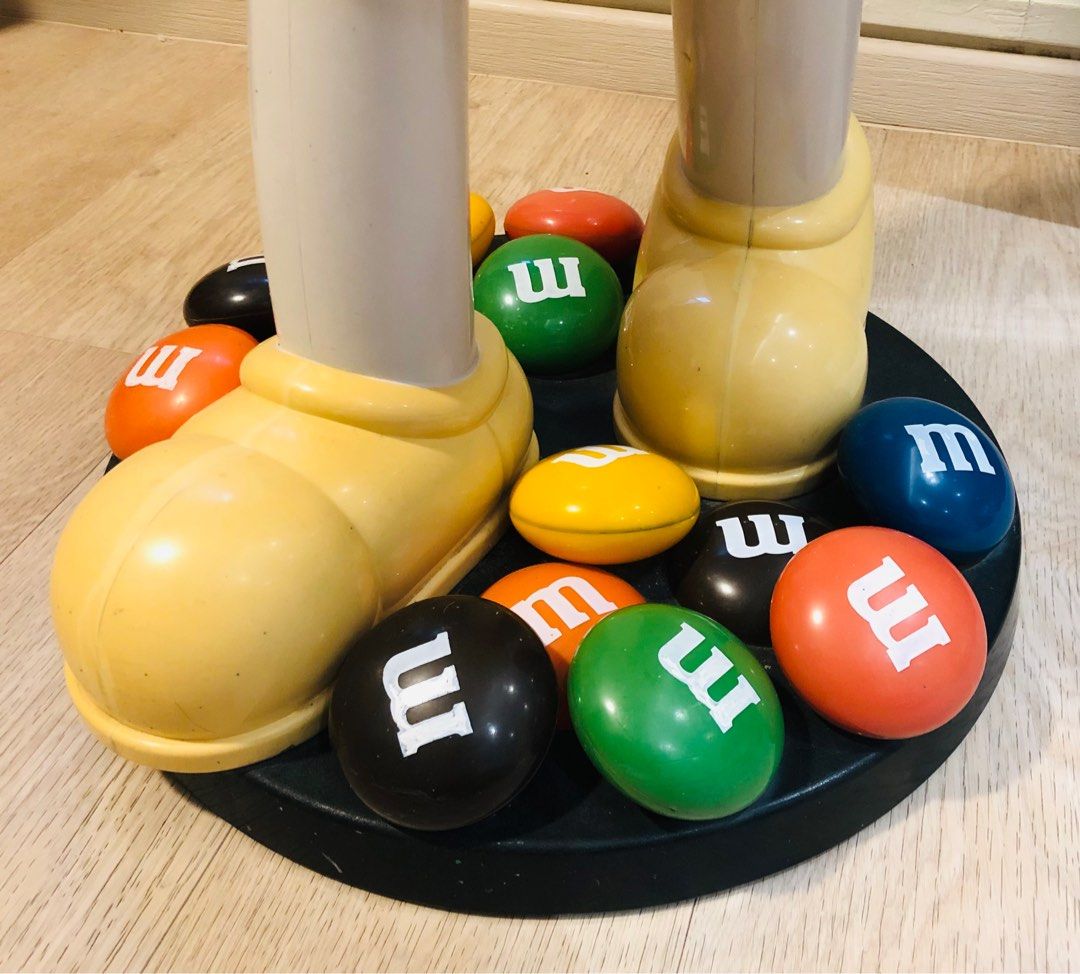 Rare Large M&M Yellow Mascot Display, Hobbies & Toys, Memorabilia ...