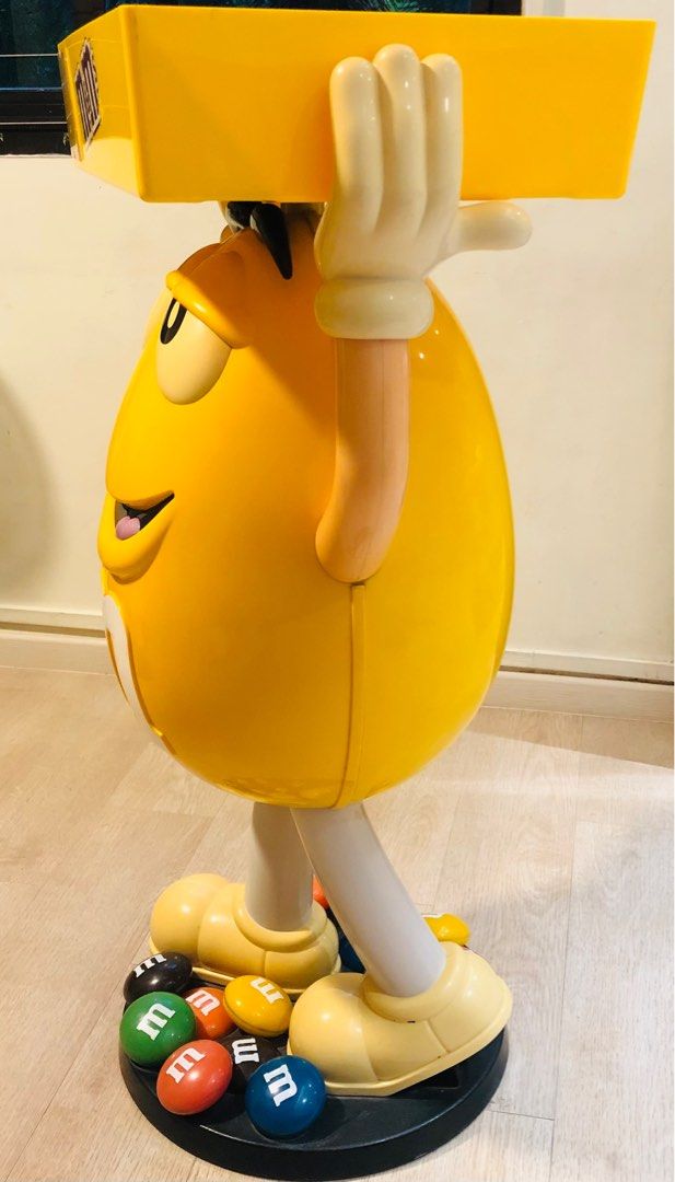 Rare Large M&M Yellow Mascot Display, Hobbies & Toys, Memorabilia ...