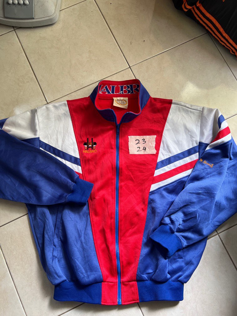 HALBRO, Men's Fashion, Activewear on Carousell