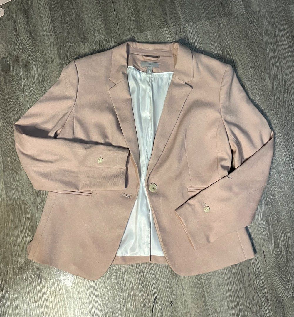 Hnm blush pink blazer, Fesyen Wanita, Pakaian Wanita, Baju Luaran di ...