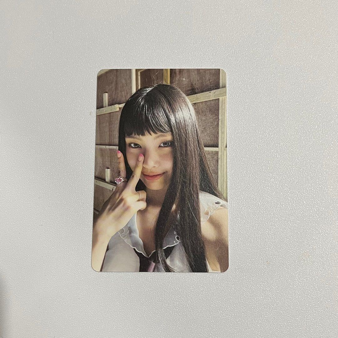 Hyein NewJeans Bluebook Album (Hyein ver.) Photocard Poca, Hobbies ...