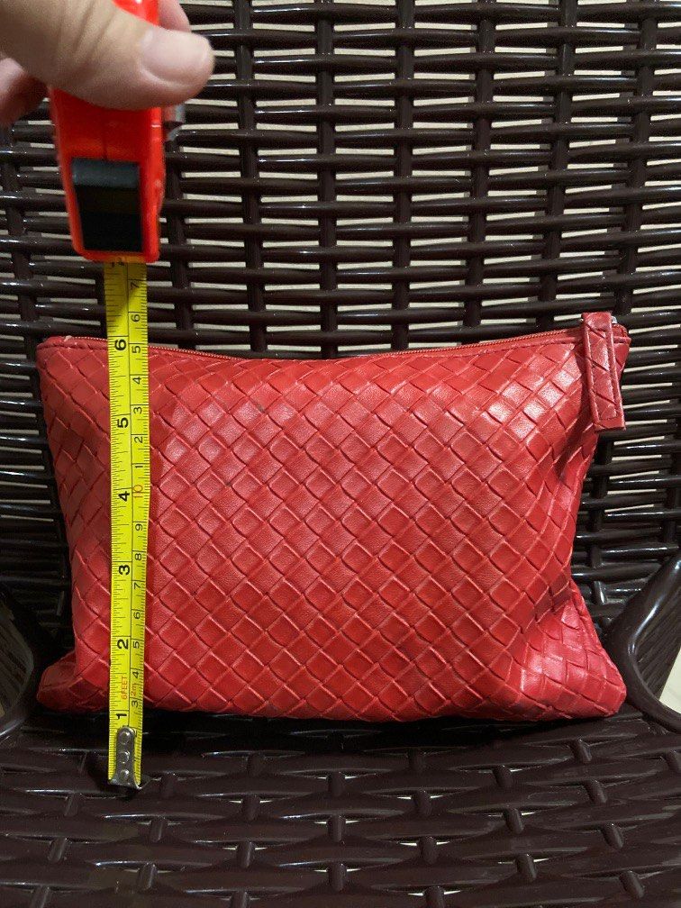 INGA Red Weave Banig Pouch, Women's Fashion, Bags & Wallets, Purses ...
