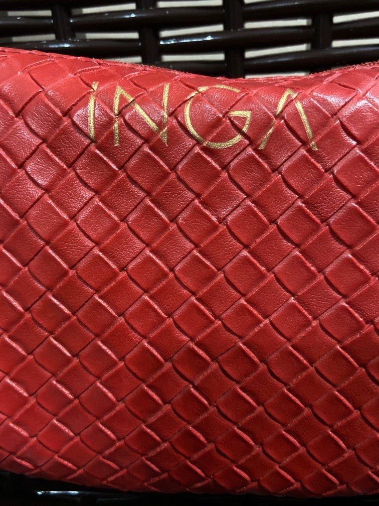 INGA Red Weave Banig Pouch, Women's Fashion, Bags & Wallets, Purses ...