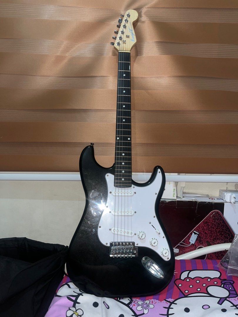 Knight Electric Guitar with Global GA-15M Amplifier , Hobbies & Toys ...