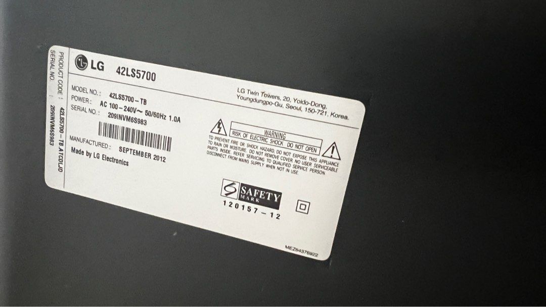 LG 42LS5700-TB smart TV (slight tint at top left), TV & Home Appliances ...