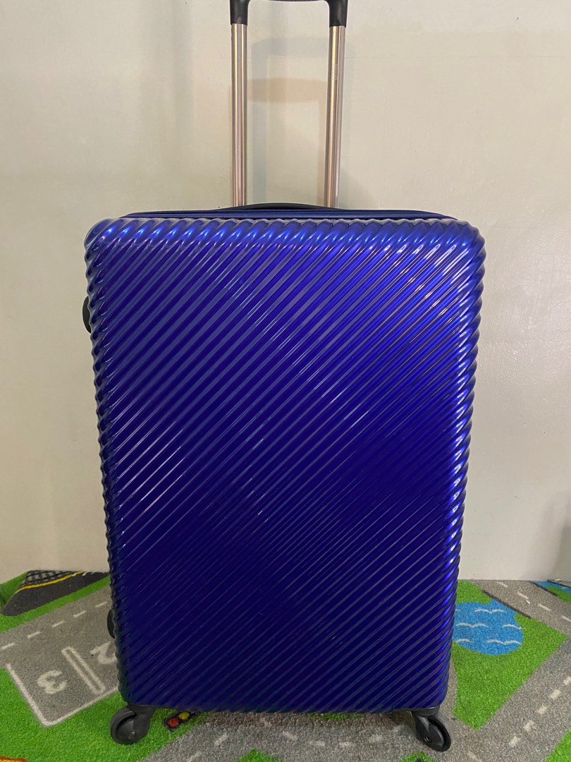 Luggage (Everlast) from Japan with Key TSA approved and Expandable, Hobbies & Toys, Travel ...