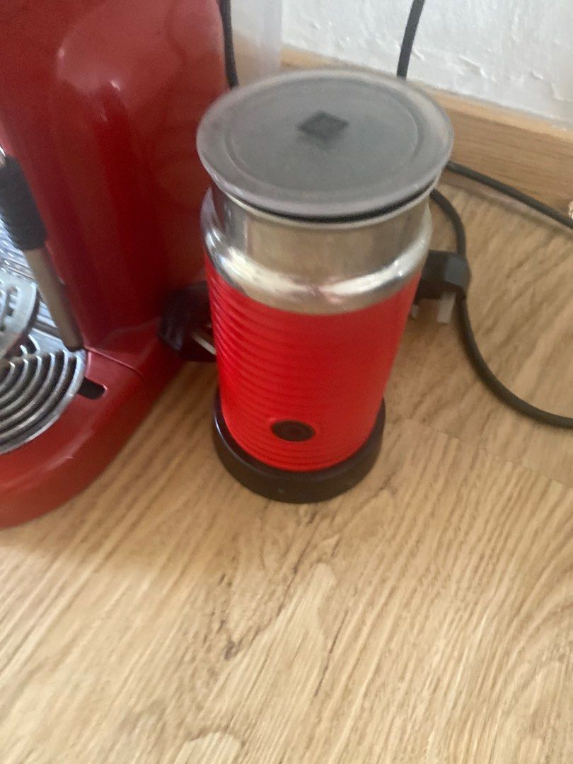 nespresso marstria red with milk foster , TV & Home Appliances, Kitchen ...