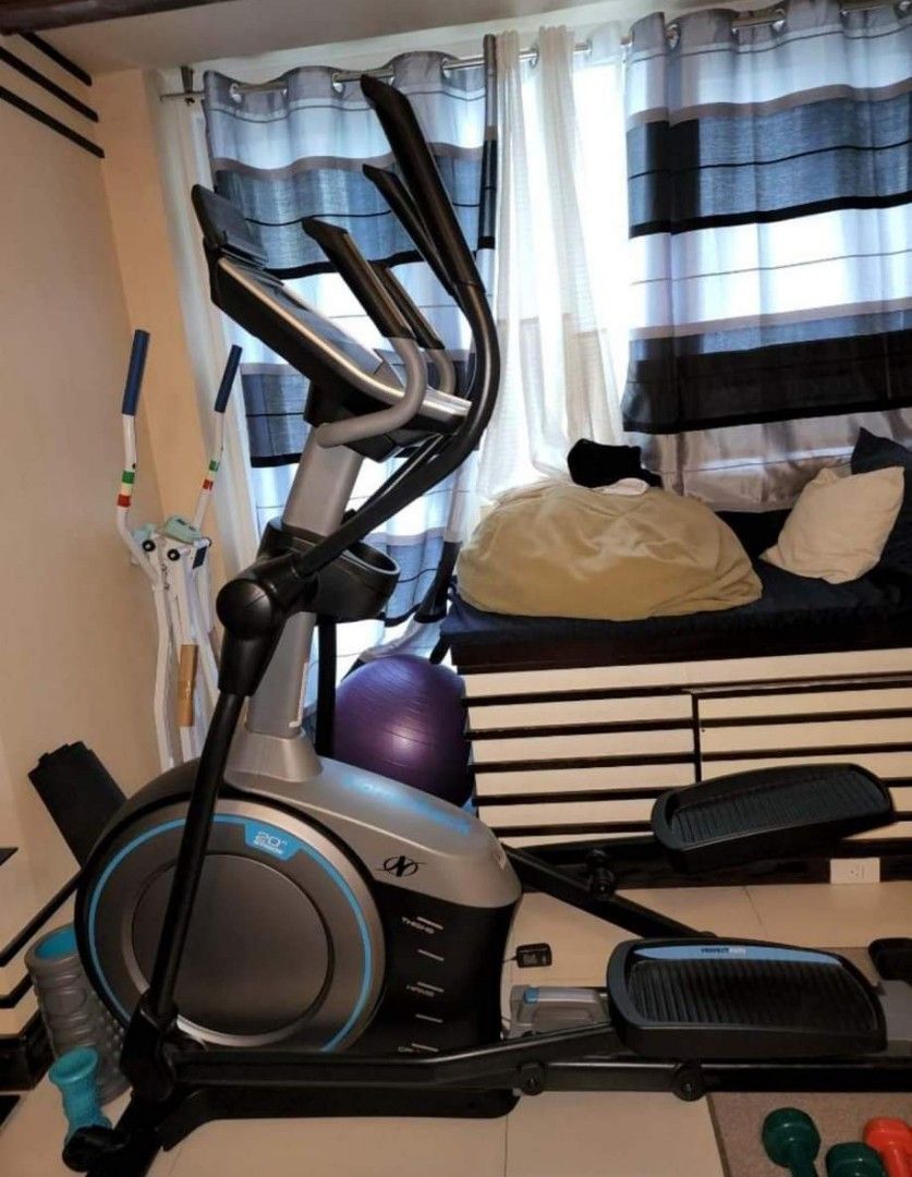 NORDIC TRACK ELLIPTICAL E7.0Z GYM EQUIPMENT, Sports Equipment, Exercise ...