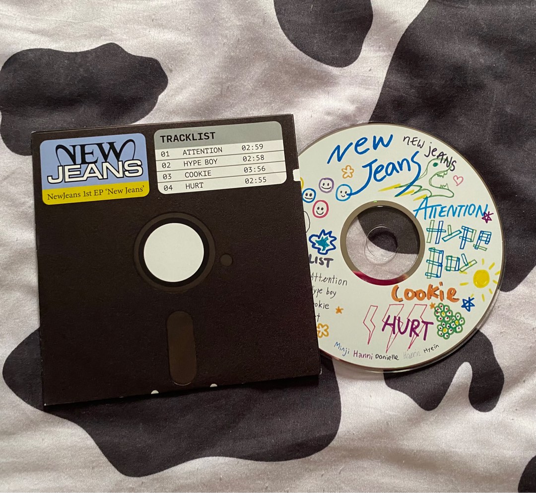 Official New Jeans Bluebook Group version CD, Hobbies & Toys, Music ...