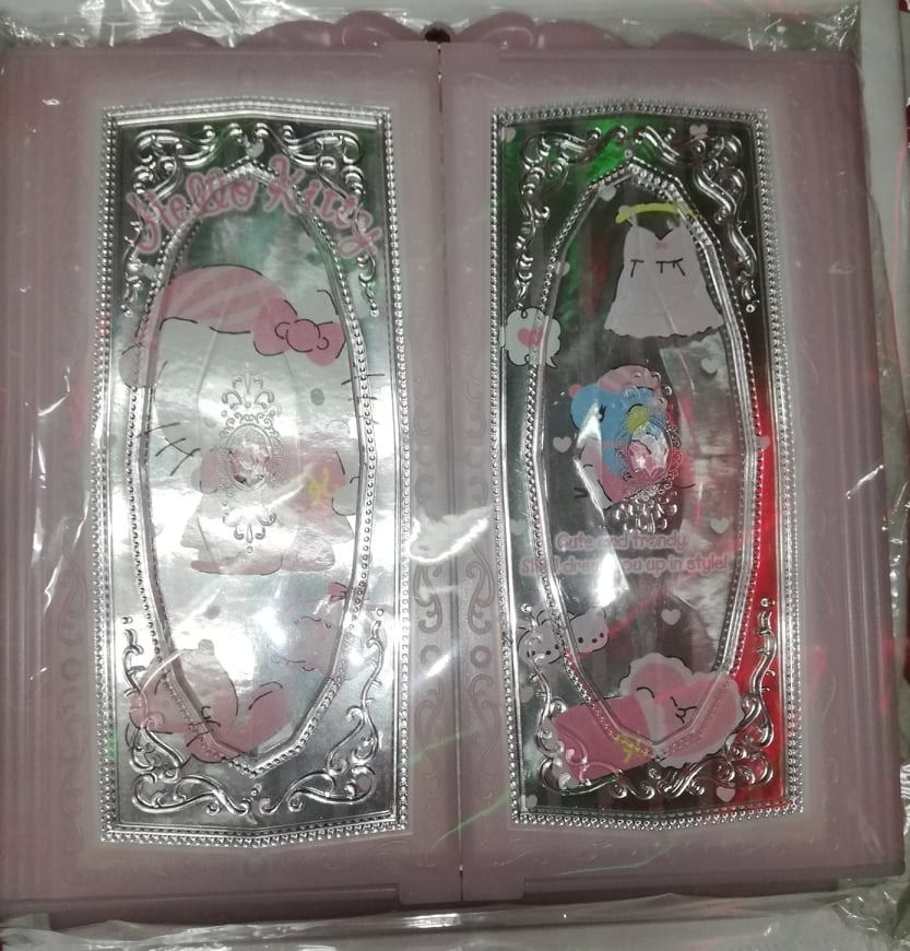 Original Hello Kitty Magical Wonder Foldable 3 Panel Standing Mirror ...